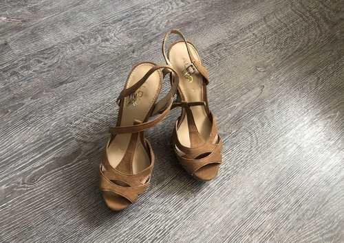 Босоножки новые Aldo