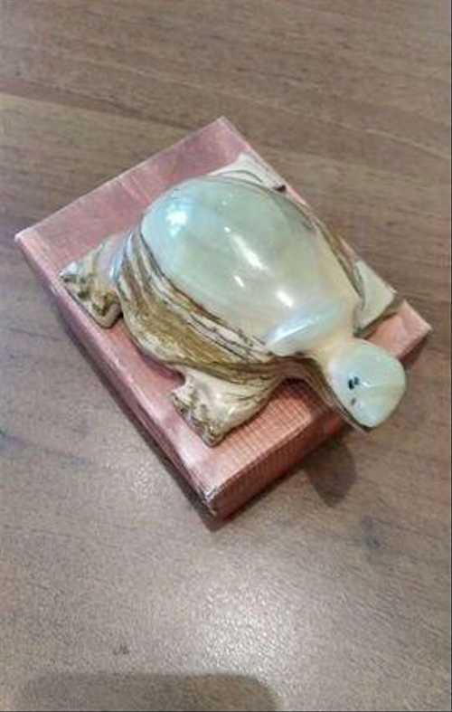 Сувенир черепаха натуральный камень оникса