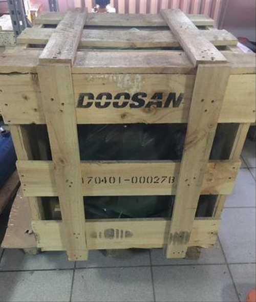 170401-00027B Бортовой редуктор Doosan S340LC-V