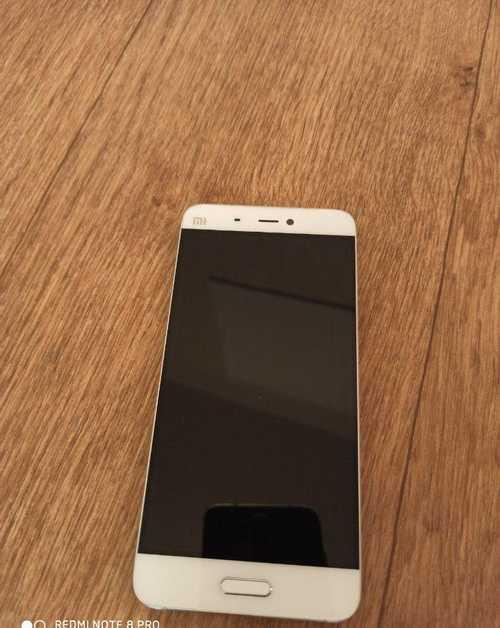 Телефон Xiaomi mi5