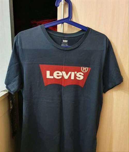 Футболка Levi's