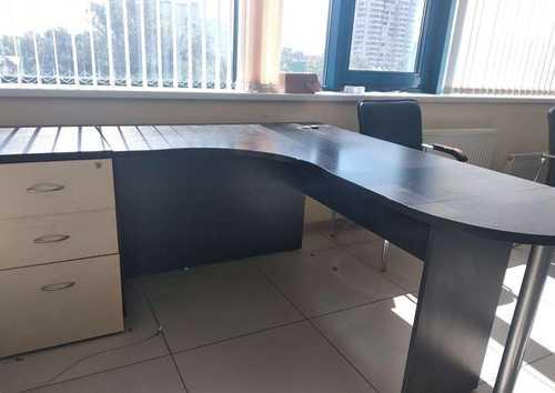 Офисная мебель (столы+шкафы)