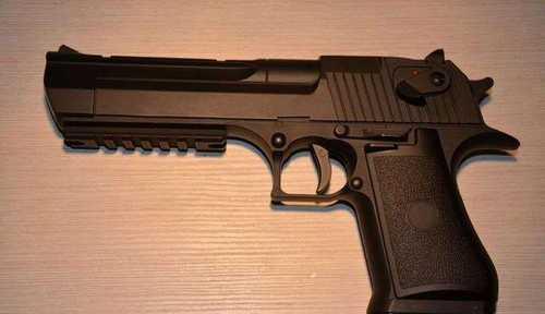 Страйкбольный пистолет Cyma CM121