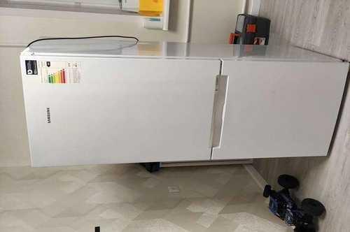 Холодильник Samsung RB30J3000WW/WT белый