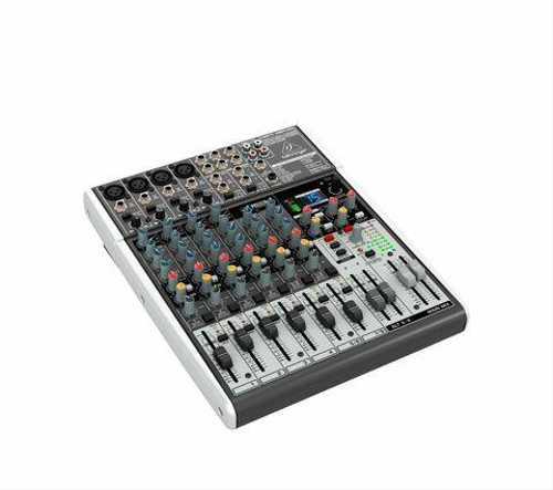 Behringer Xenyx 1204