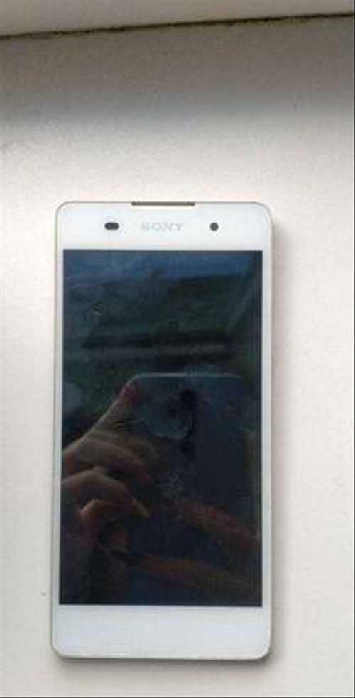 Мобильный телефон Sony Xperia E5