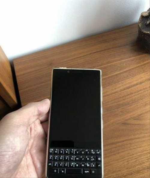 Телефон BlackBerry key2