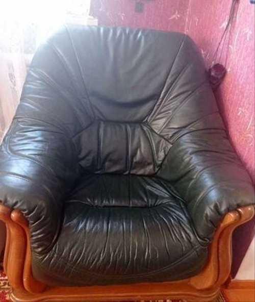 Кожанное кресло, Италия