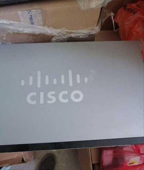 Коммутатор Cisco SF300-48 и D-Link DES-1050G