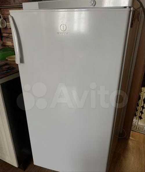 Холодильник indesit SD125.00