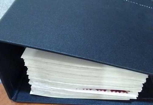 Книга с набором образцов ткани