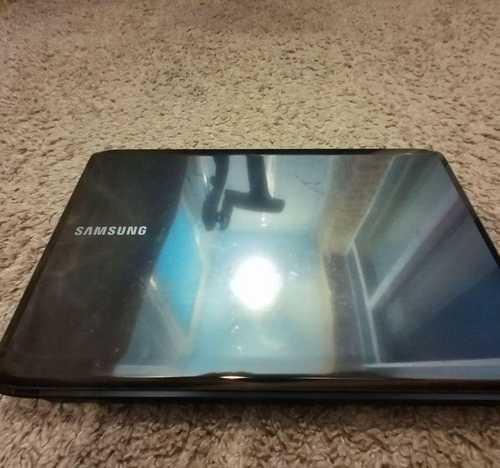 Samsung np R525