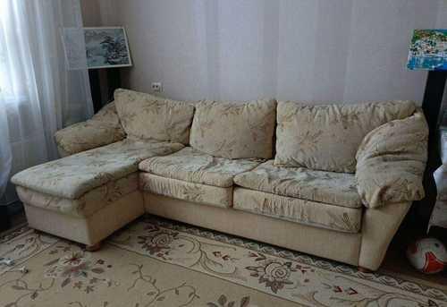 Угловой диван с банкеткой и креслом