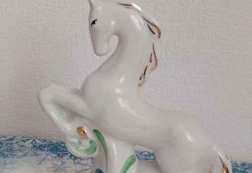 Фарфоровая статуэтка конь, СССР