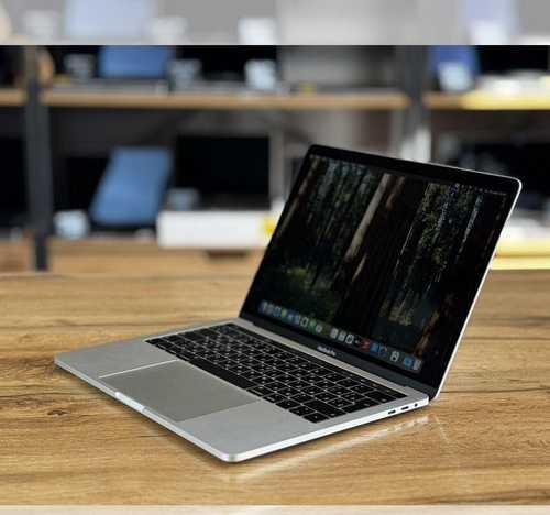 Macbook pro 13 2020 как новый