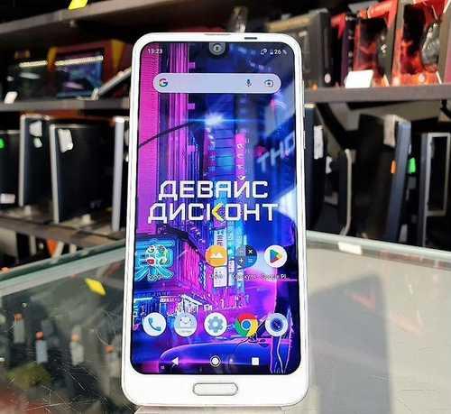 Смартфон Sharp Aquos R2 4/64GB