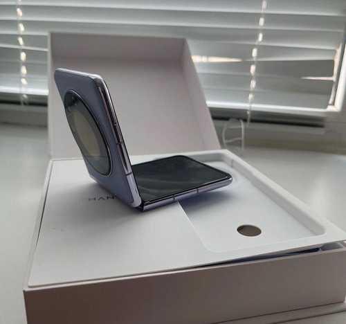 Tecno Phantom V Flip, 8/256 ГБ