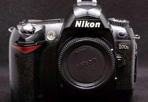 Зеркальный фотоаппарат Nikon D70S