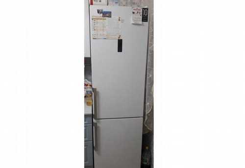 Холодильник Ariston rfc20 NoFrost состояние нового