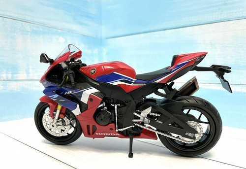 Модель мотоцикла Honda CBR-1000R 1/12