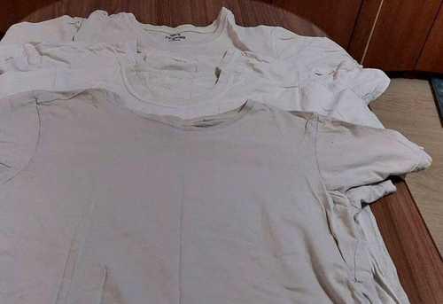 Белые футболки и рубашка