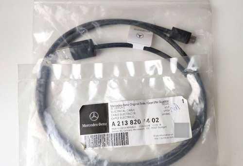 Оригинальный кабель Mercedes-Benz USB / Micro-USB