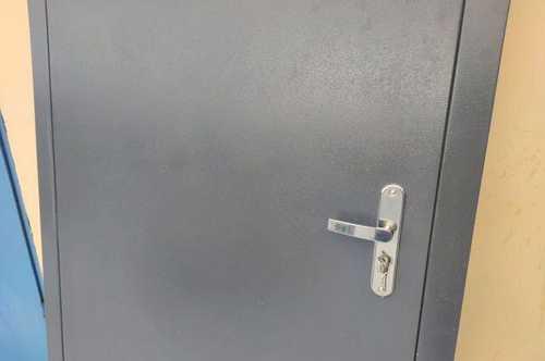 Дверь входная металл/металл серая от застройщика