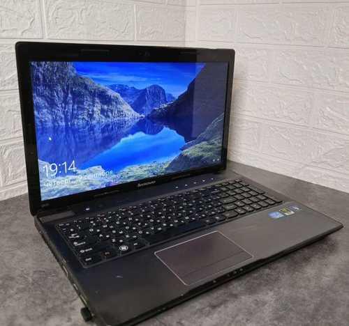 Ноутбук Lenovo i5/6Gb/GT540M