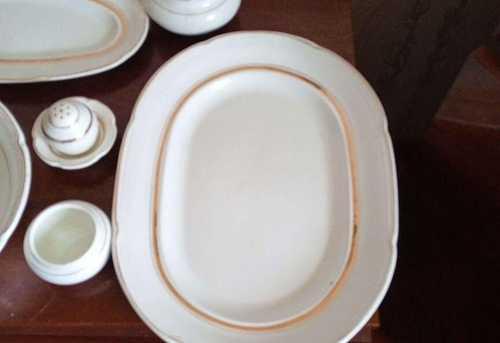 Сервиз столовый и тарелка 52г