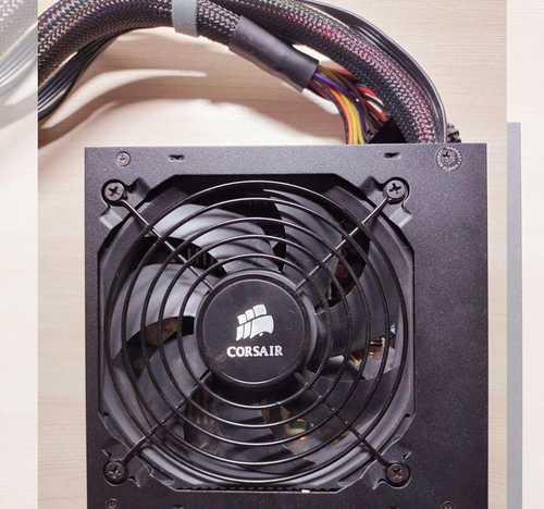 Блок питания Corsair CS650M (650 W) полумодульный