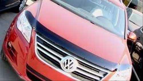 Дефлектор капота темный vw tiguan 2008