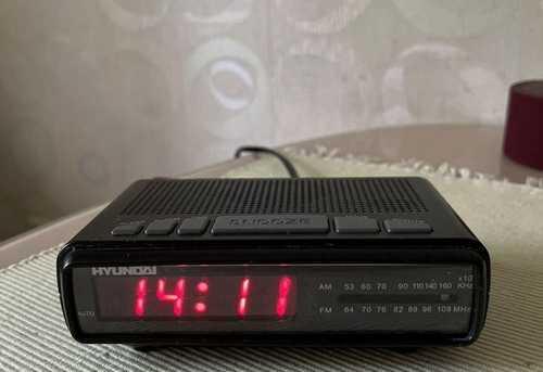 Цифровые часы hyundai и радио