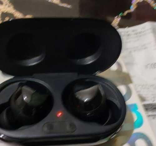 Беспроводные наушники samsung galaxy buds   AKG