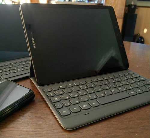 Samsung galaxy Tab S3 с родной клавиатурой