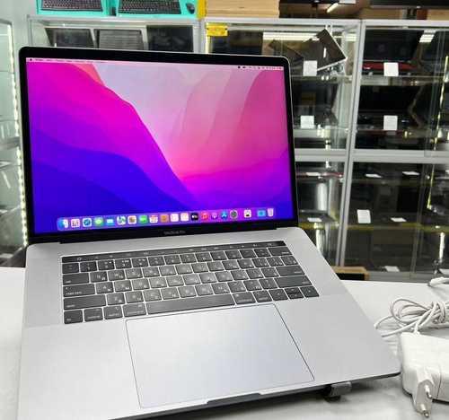 Apple MacBook Pro 15 2018г. A1990 Core i7/ Ram 16G