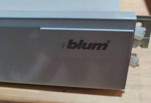 Кухонный выдвижной ящик blum
