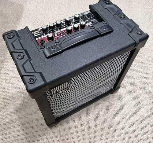 Гитарный комбоусилитель Roland Cube 20 XL