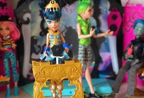 Аксессуары для кукол monster high