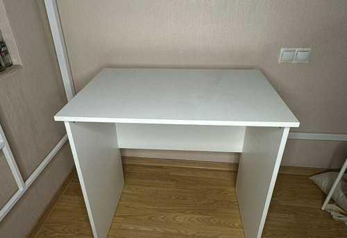Стол письменный IKEA белый 75х52