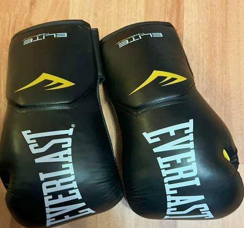 Боксерские перчатки 12 oz everlast