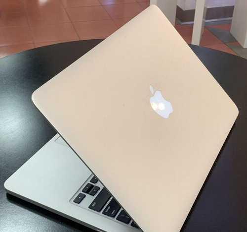 MacBook Pro 13 Retina (I5, 8 gb, SSD M2)