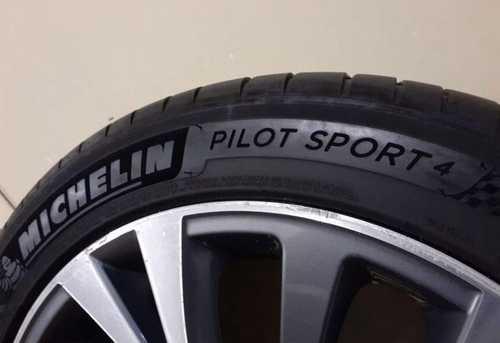 Michelin Pilot Sport 4 255/45 R19 и 275/40 R19 98Y