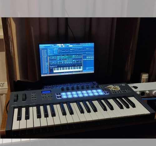 Миди клавиатура Novation Flkey 37