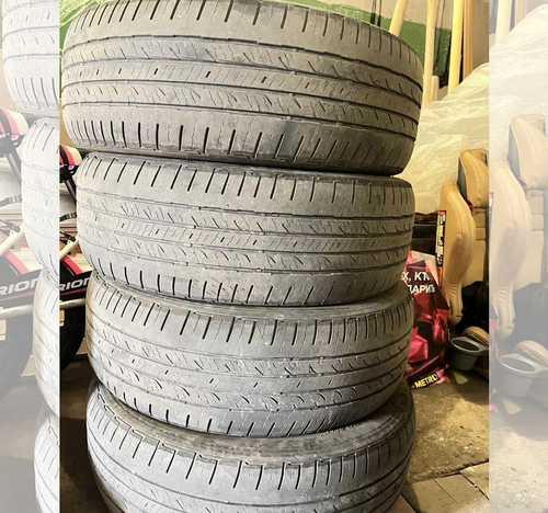 Bridgestone Dueler H/T 215/60 R17