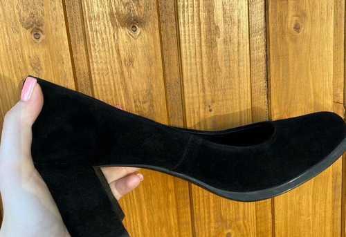 Туфли женские 39 размер на каблуке