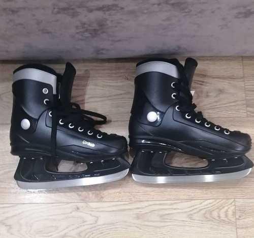 Коньки хоккейные Decathlon 38-39 р-р