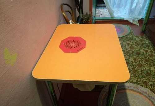 Маникюрный стол с пылесосом