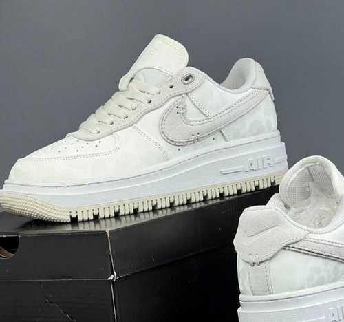 Кожанные кроссовки Nike Air Force 1 Luxe