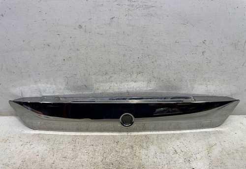 Накладка крышки багажника Nissan Terrano D10 2014