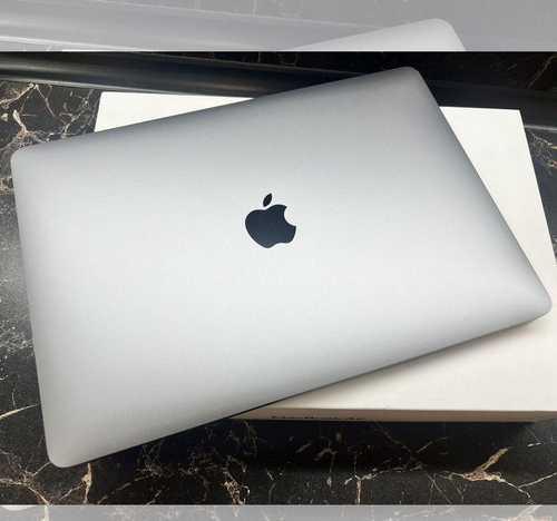 Apple MacBook Air 13 2020 M1/8/256gb